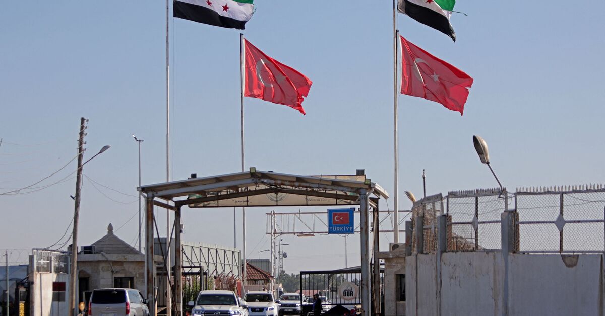 US lawmakers make unannounced trip to northwest Syria - AL-Monitor: The ...