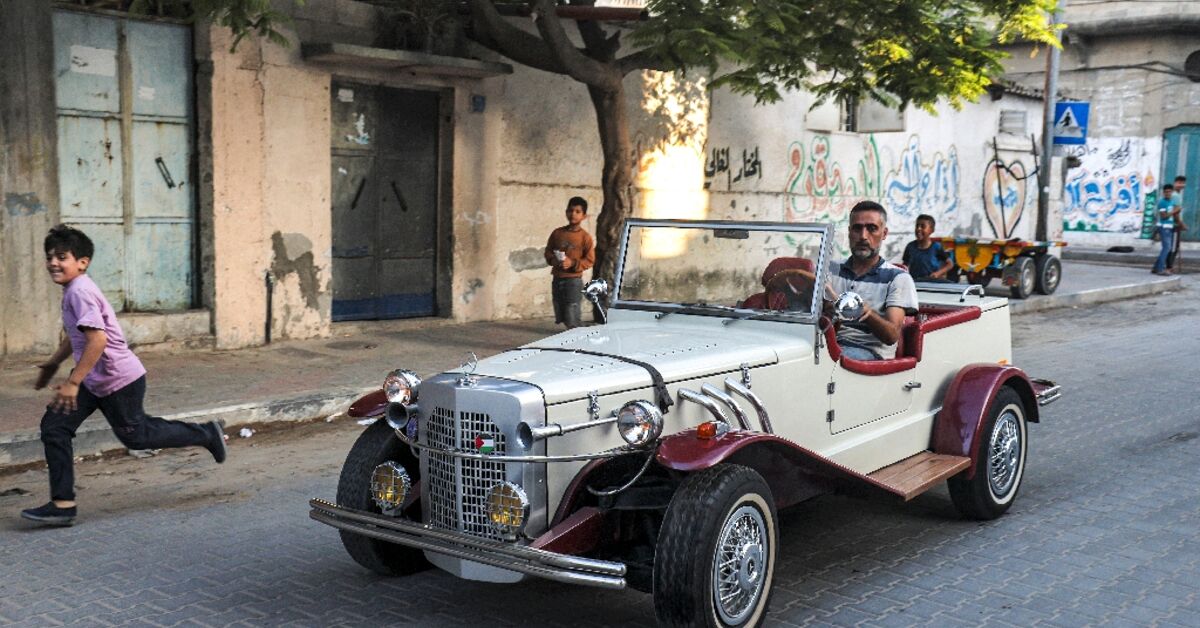 Classic cars back on the road - in Gaza City - AL-Monitor: The Middle ...