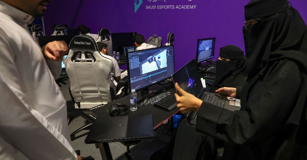 Youthful, gaming-obsessed Saudi seeks homegrown hit - AL-Monitor: The ...