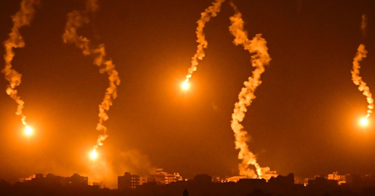 Sky above Gaza turns red in deadly night of strikes - AL-Monitor: The ...