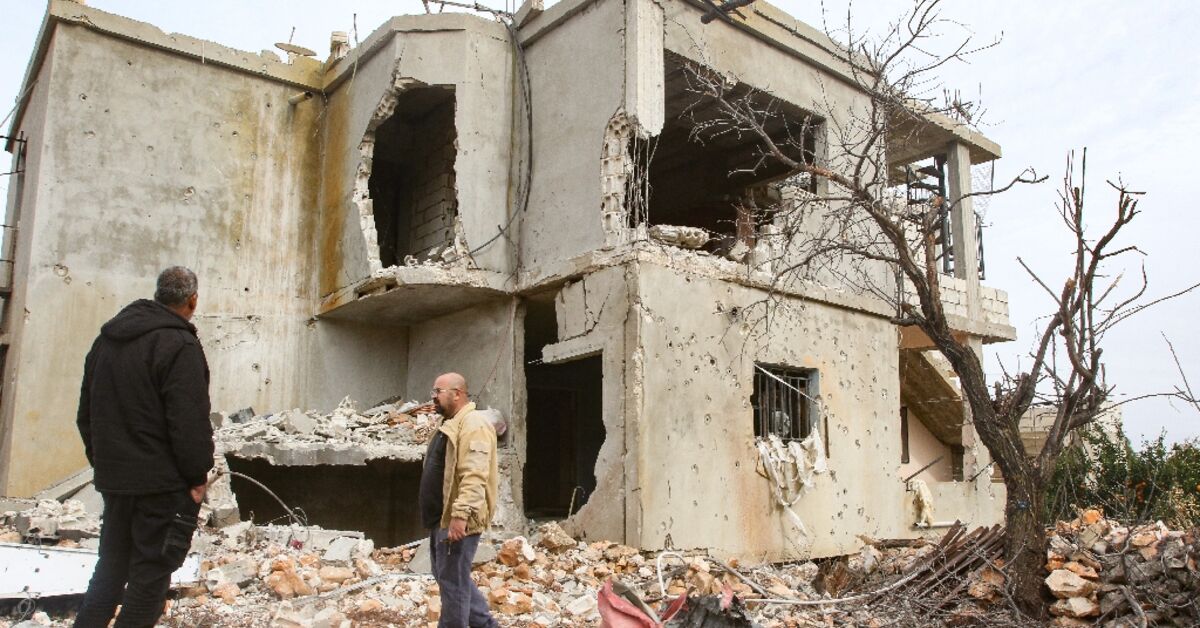 Lebanese return to find bombed-out houses near Israel border - AL ...