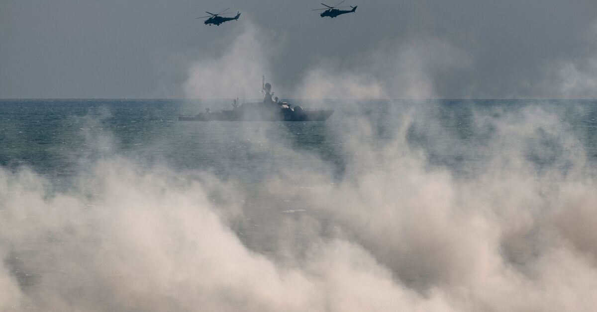 Iran unveils new Deylaman warship capable of launching cruise missiles ...