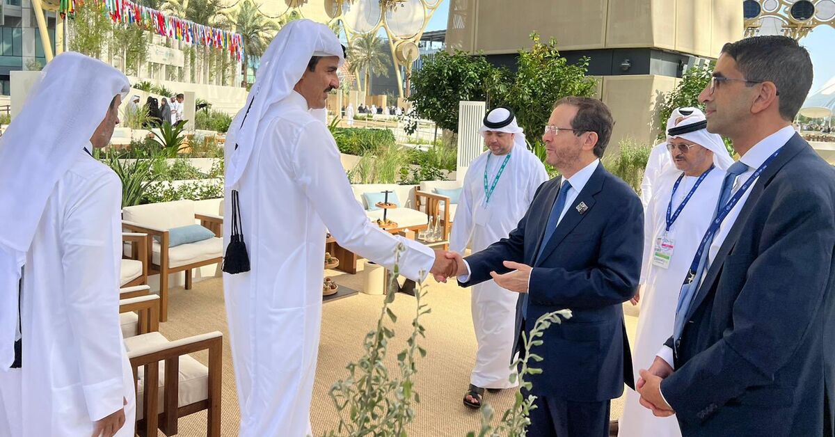 In first, Israeli-Qatari handshake at COP28 as Herzog cancels speech ...