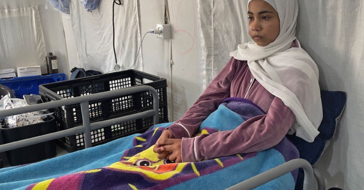 Gaza girl emerges from rubble days after Israeli raid killed family ...