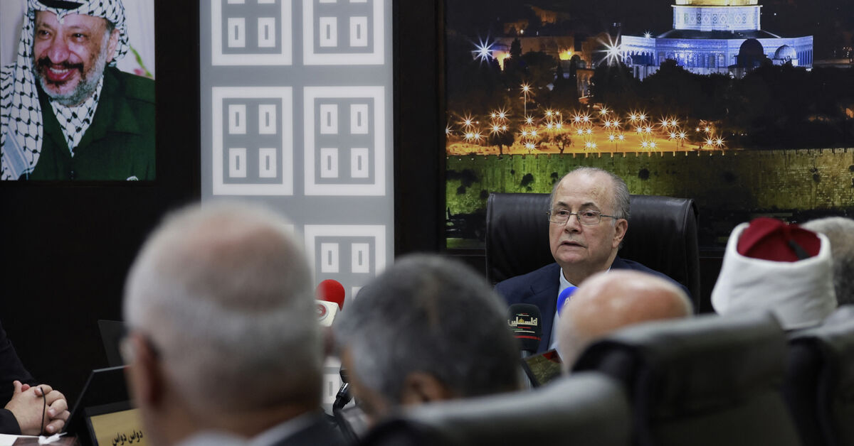 New Palestinian government sworn in as PA reform prospects dwindle - AL ...