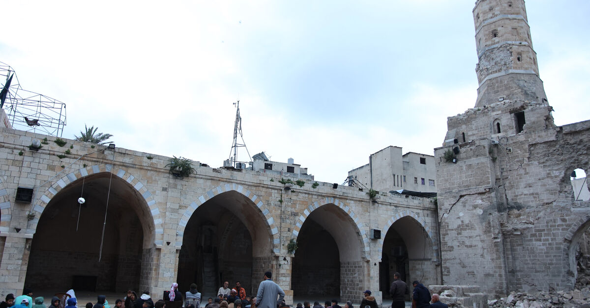 Palestinians in Gaza mark solemn Eid at destroyed mosques, in ...