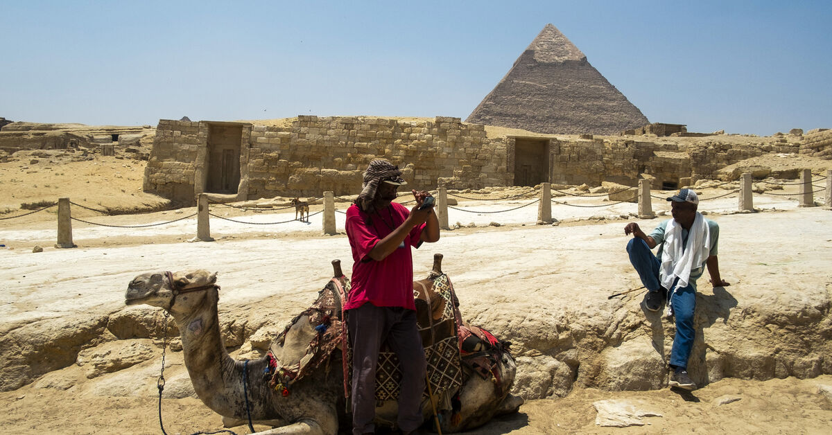 Mysterious structure at Egypt’s pyramids could be undiscovered tomb ...