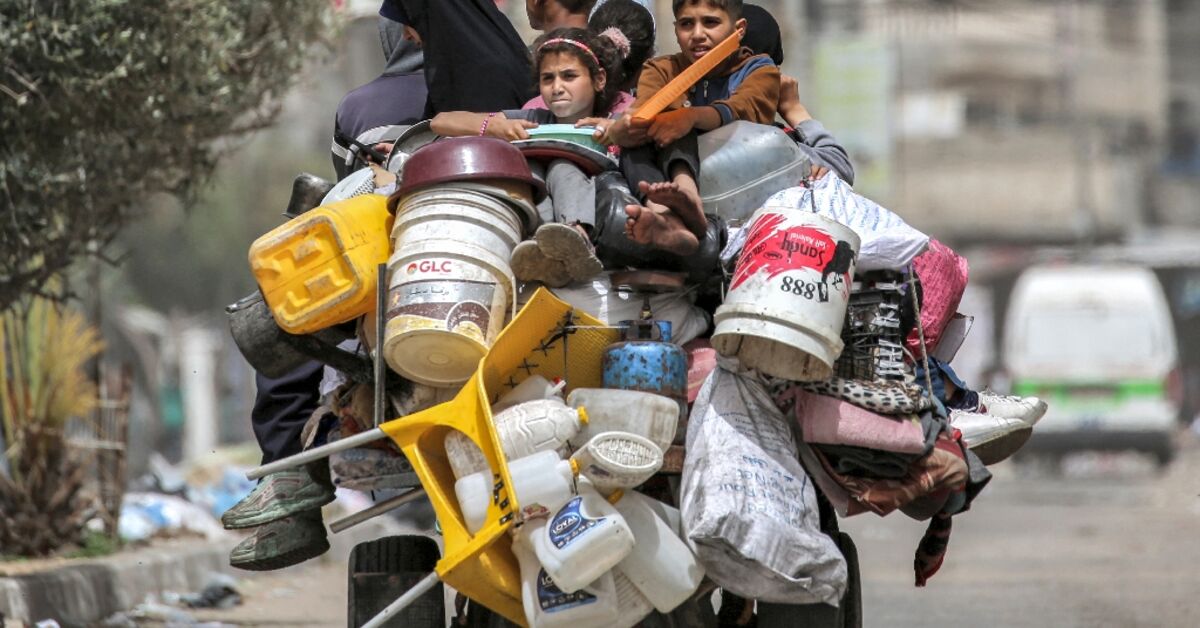 Rafah residents flee 'hell' of Israeli onslaught - Al-Monitor: The ...