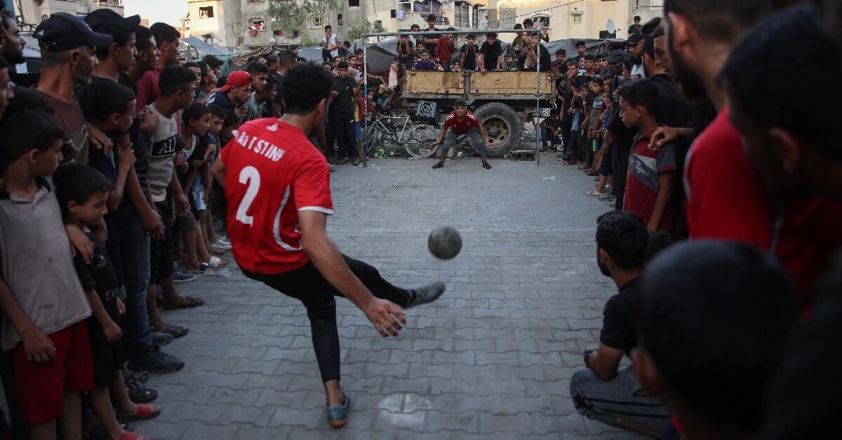 'We love life': Gaza's war-weary footballers play on - AL-Monitor: The ...