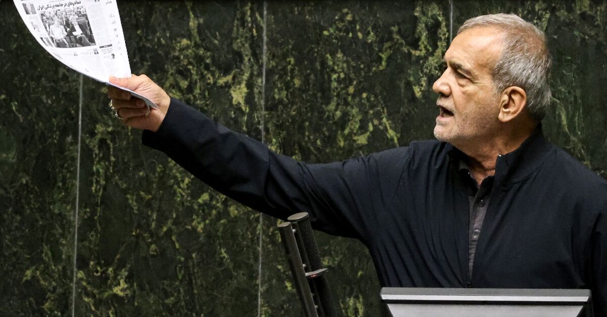 Iran lawmakers approve new president's cabinet - AL-Monitor: The Middle ...