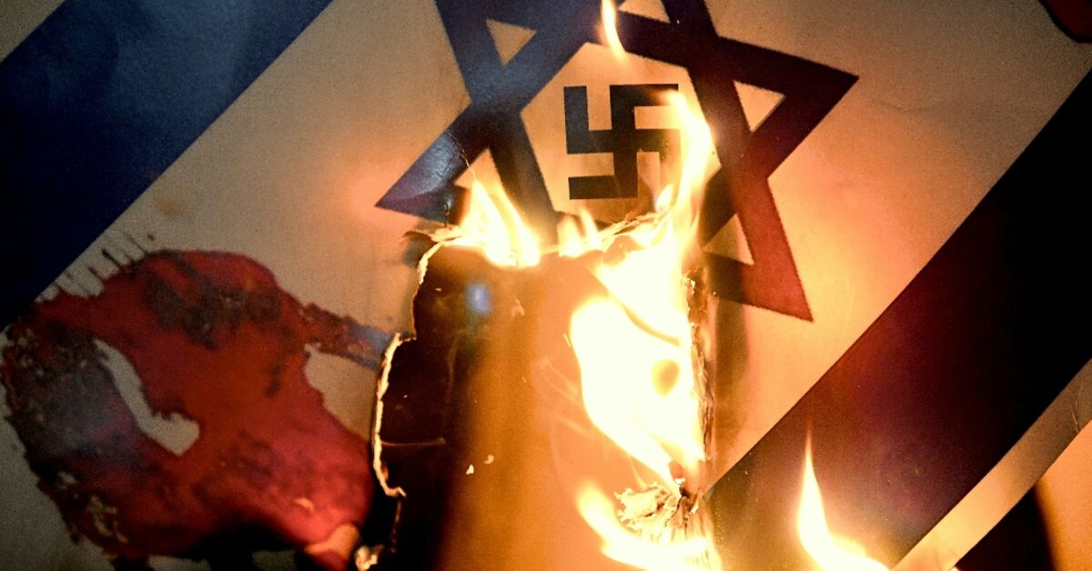 'Tsunami of anti-Semitism' stirs fears of dark days for Jews - AL ...