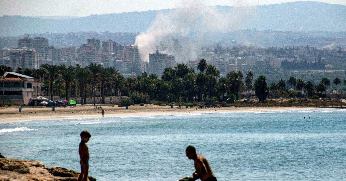 Some defiant south Lebanese stay put in face of Israeli fire - AL ...