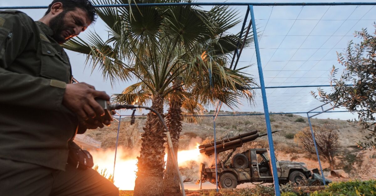 Syrian rebels surround Hama 'from three sides', monitor says - Al ...