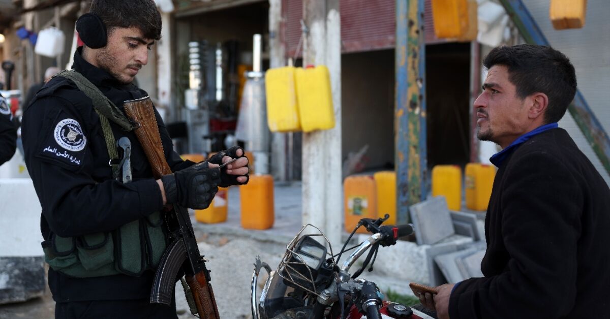 Fear grips Alawites in Syria's Homs as Assad 'remnants' targeted - AL ...