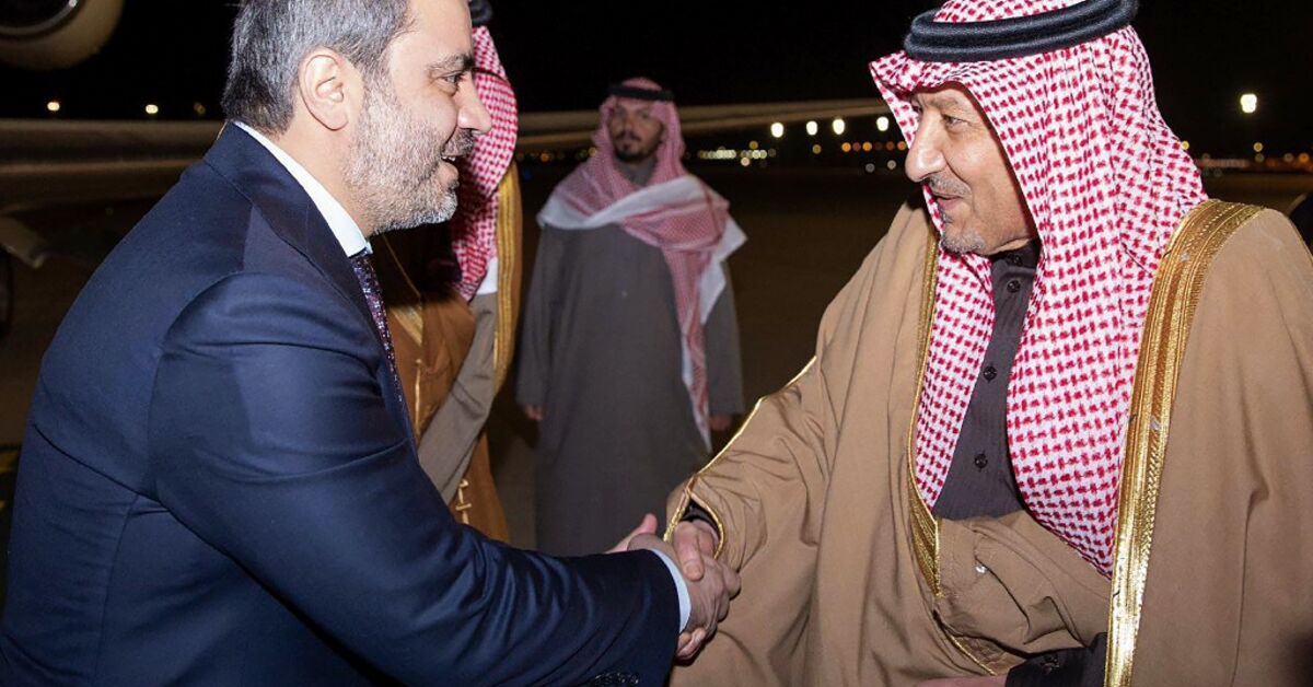 Syria's new rulers hold talks in Saudi on first foreign visit - AL ...