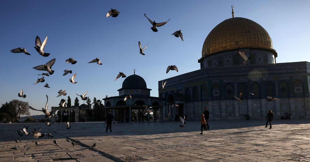 Muslims across Middle East welcome Ramadan despite war, inflation - AL ...
