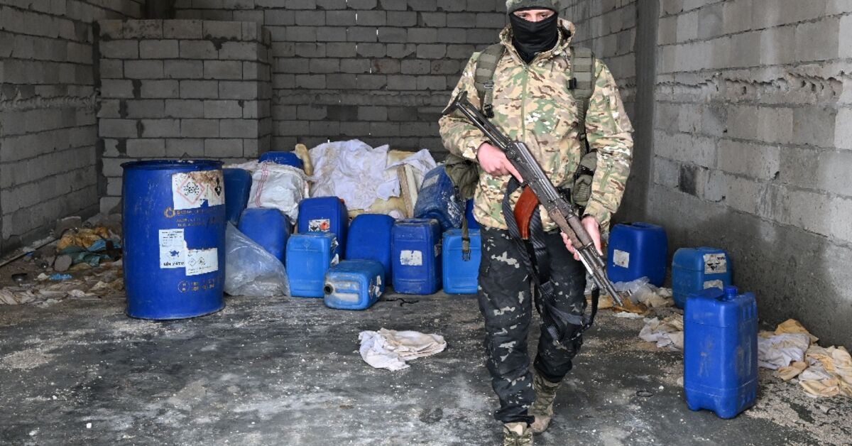 Drugs, weapons in Syria borderland where Hezbollah held sway - AL ...