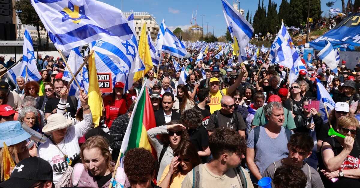 Thousands join anti-government rally in Jerusalem - AL-MONITOR: The ...