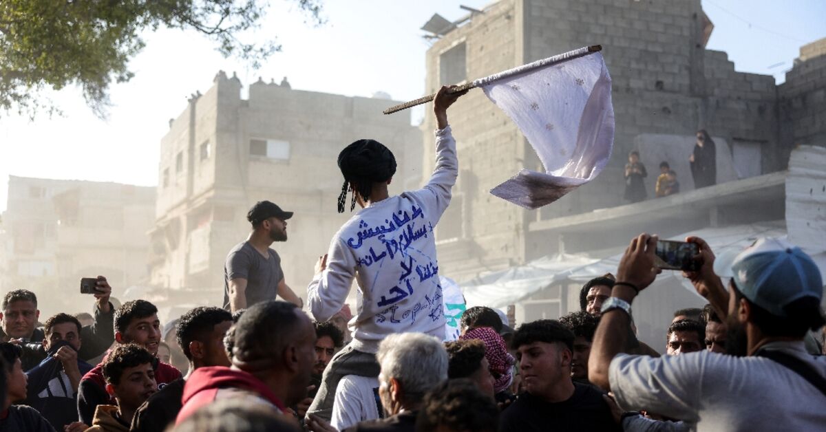 Anti-Hamas chants at new protests in Gaza: witnesses - AL-MONITOR: The ...