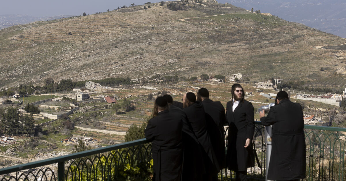 Israeli army escorts ultra-Orthodox Jews to religious site in south ...