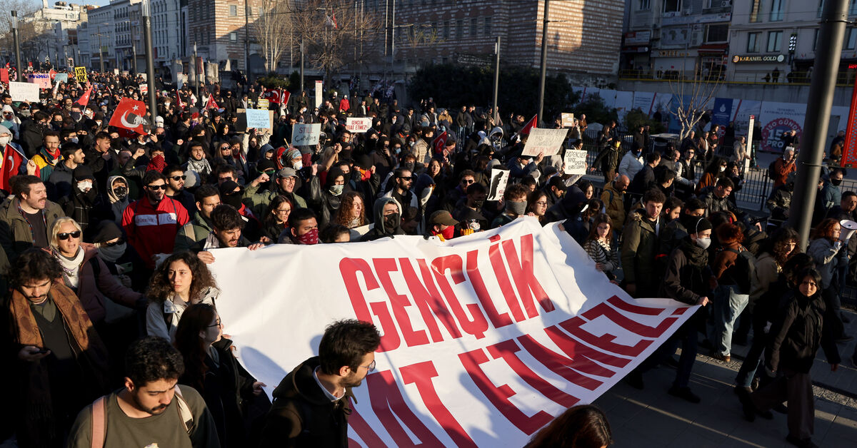 Turkey: Protests spread, defy ban for day 3 over Imamoglu's arrest - AL ...