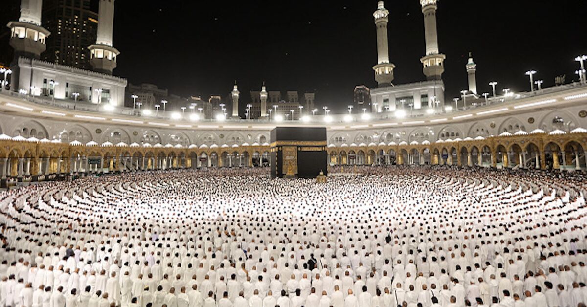 In photos: Muslims celebrate Eid el-Fitr across the Middle East - AL ...