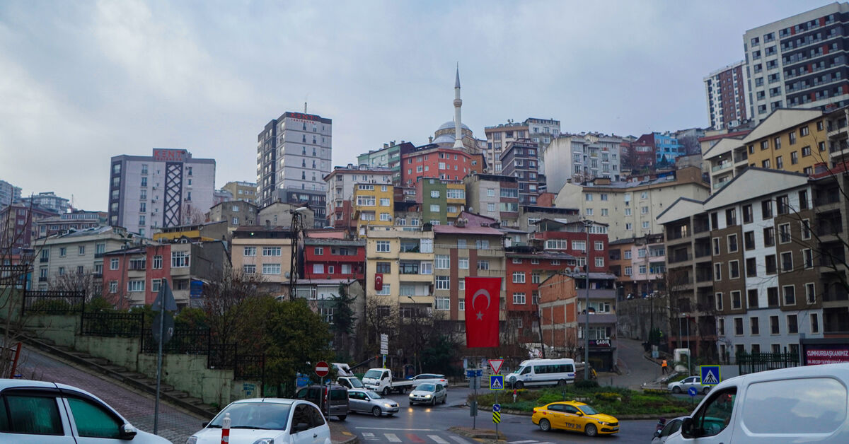 Turkey’s Istanbul shaken by 6.2 magnitude earthquake, over 200 injured ...