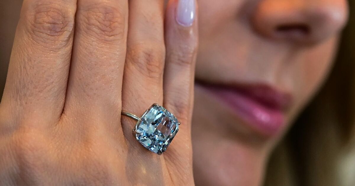 $20 mn blue diamond goes on show in Abu Dhabi - AL-MONITOR: The Middle ...