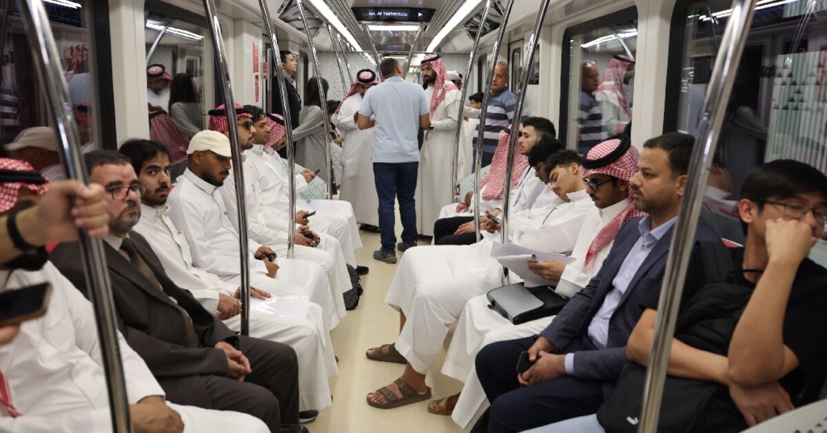 New metro cuts through Saudi social divisions - AL-MONITOR: The Middle ...