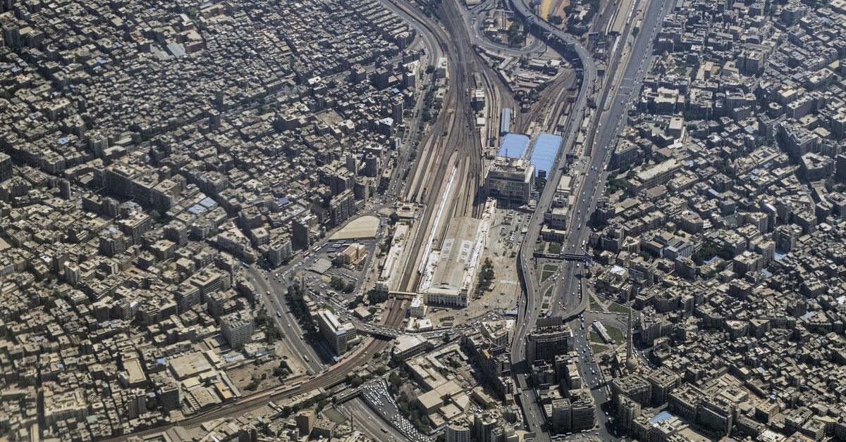 كأس العالم والتجارة والقطارات السريعة تحفز سباق السكك الحديدية في شمال ...