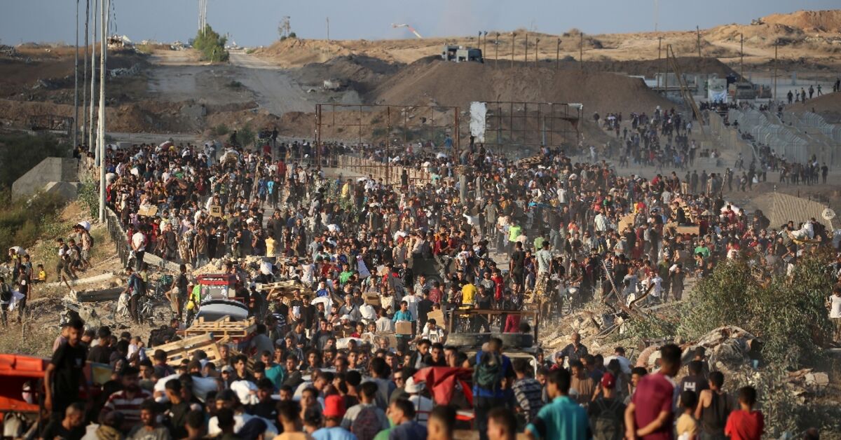 Spain PM alleges 'genocide' in Gaza as rescuers say 65 killed - AL ...
