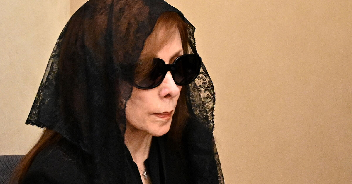 In rare appearance, Fairuz mourns son Ziad Rahbani as Lebanon bids farewell - AL-Monitor: The ...