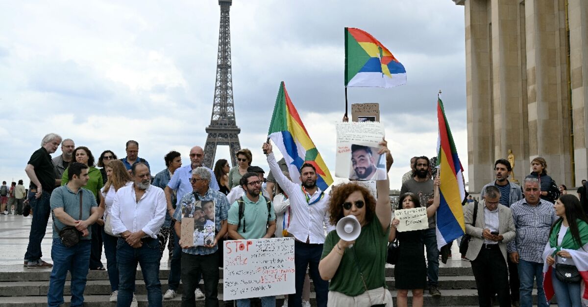 Syrians protest Sweida killings in London, Paris - AL-MONITOR: The ...