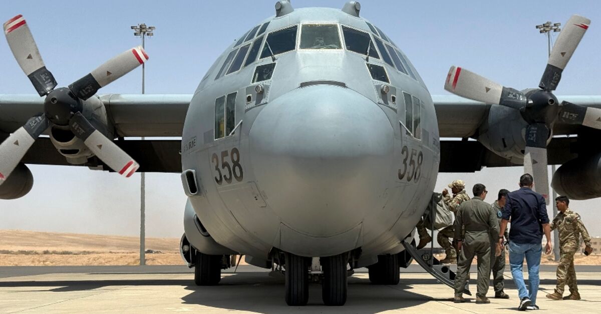 From skies over Gaza, Jordanian crew drops lifeline to civilians - AL-Monitor: The Middle Eastʼs ...