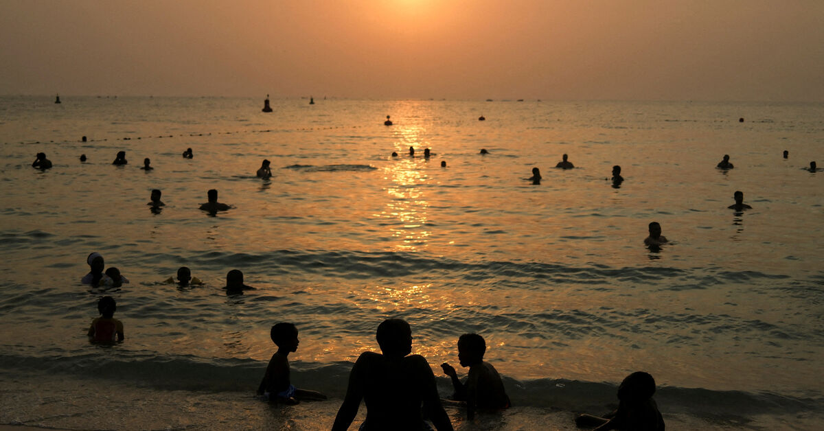 UAE summer temperatures surge near record highs after hottest ever ...