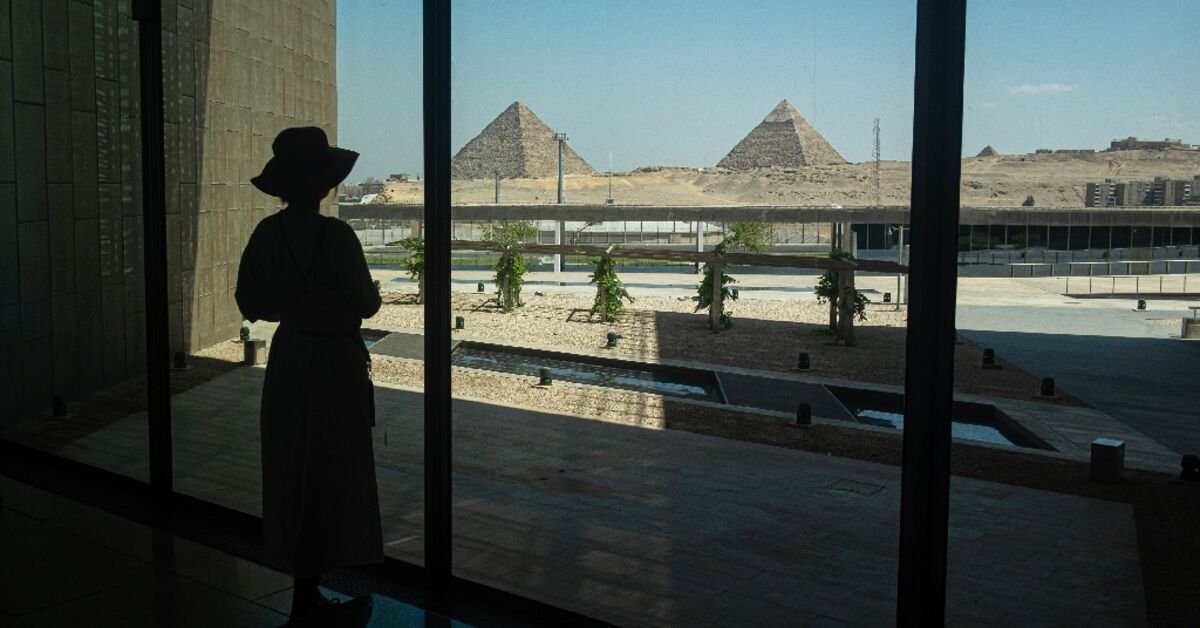 Egypt sets opening of $1 bn Pyramids museum for Nov 1 - AL-MONITOR: The ...