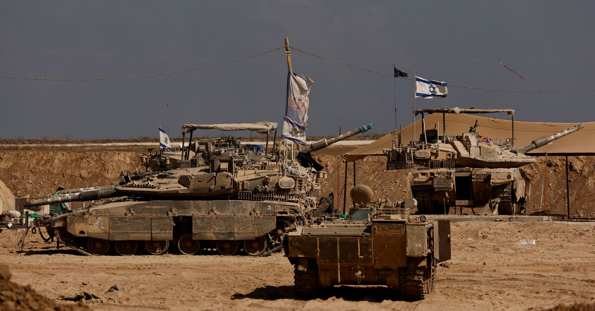Israel sends tanks deeper in Gaza City, more families flee - AL-MONITOR ...