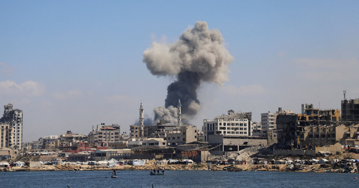 Gaza hit by telecoms blackout as Israeli tanks advance - AL-MONITOR ...