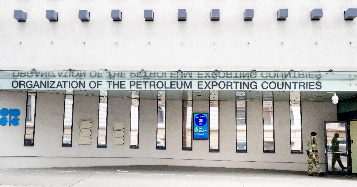 Key OPEC+ members boost oil production - AL-Monitor: The Middle Eastʼs ...