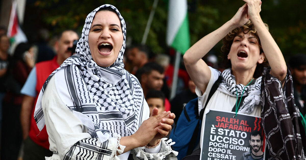 Clashes at pro-Palestinian march against Italy v Israel World Cup ...
