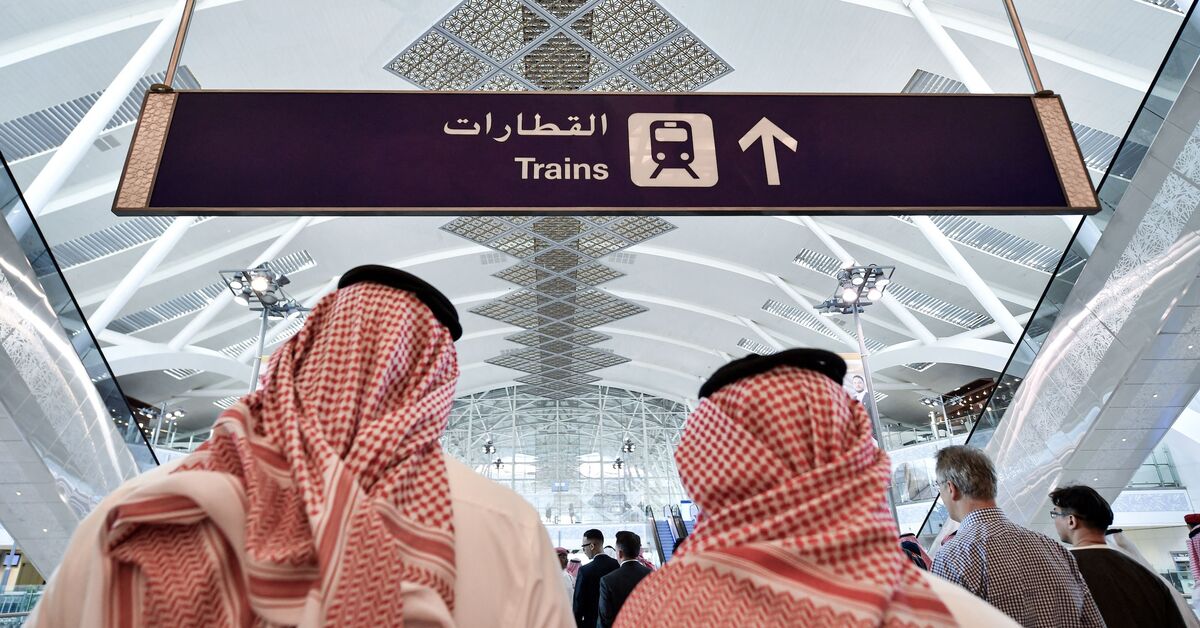 Saudi Arabia and Qatar ink high-speed rail deal advancing Gulf ...
