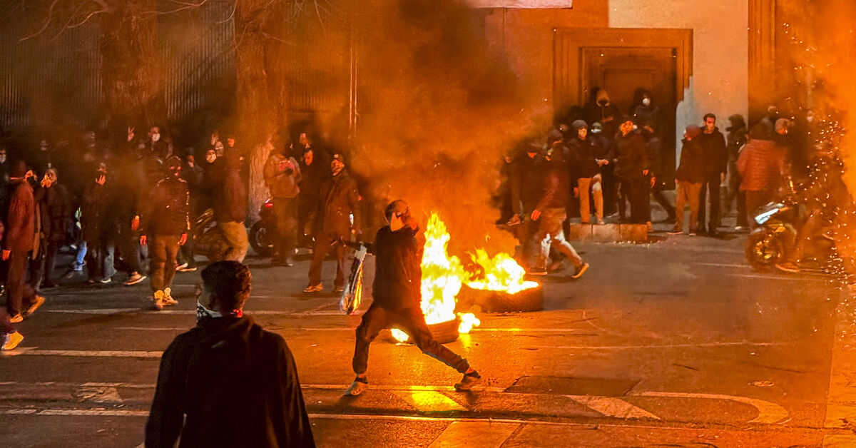 Iran protests: Almost 650 killed as Tehran summons EU ambassadors - AL ...