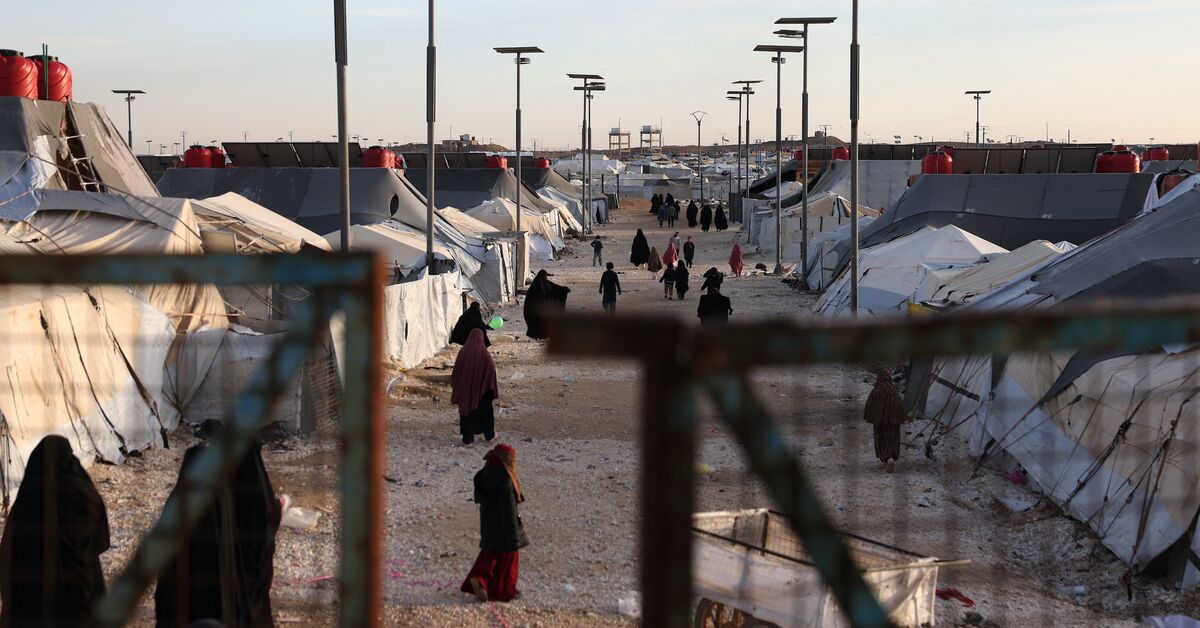 Iraq to prosecute ISIS detainees transferred from Syria: What to know ...