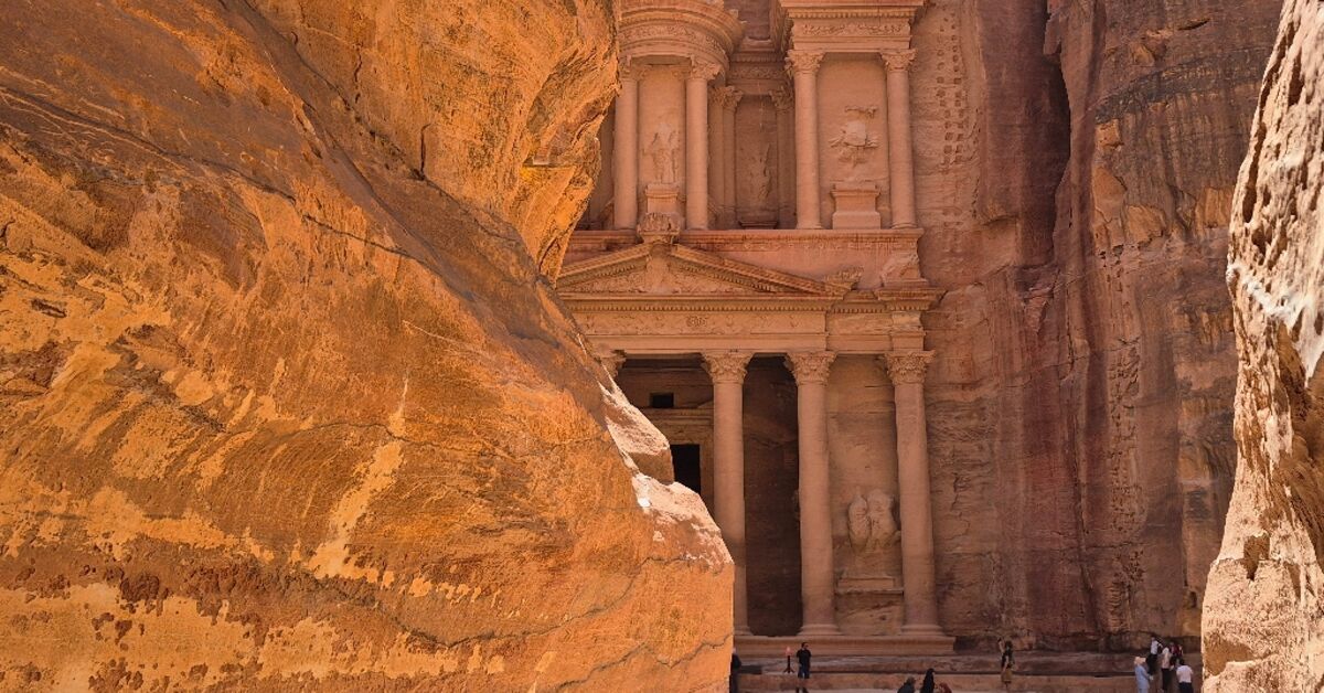 Jordan's ancient marvel Petra deserted since Mideast war - AL-MONITOR ...