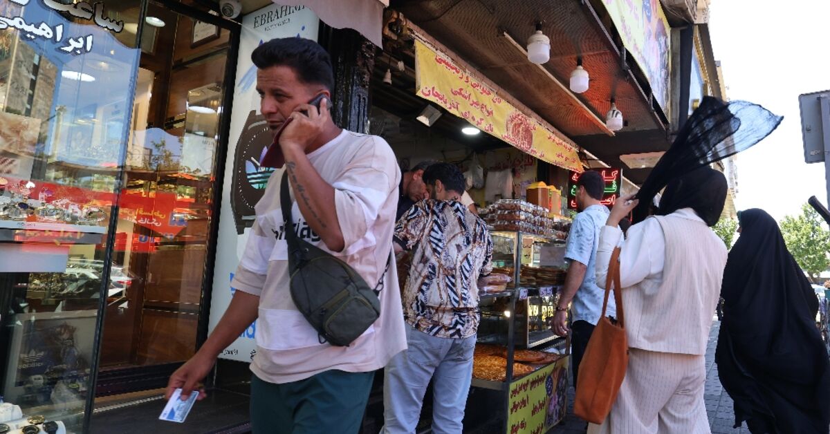 Iranians Reconnect After 88-Day Internet Shutdown as Masoud Pezeshkian ...