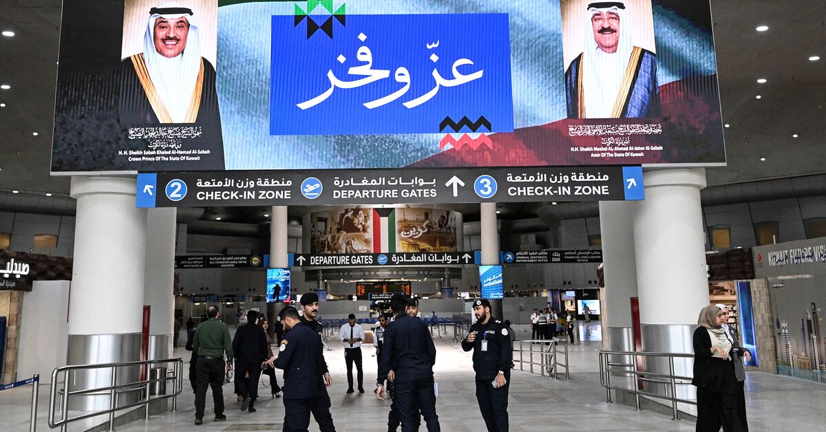 الكويت تُحمّل إيران مسؤولية الهجوم الدامي على المطار مع تصاعد الحرب: ما ...