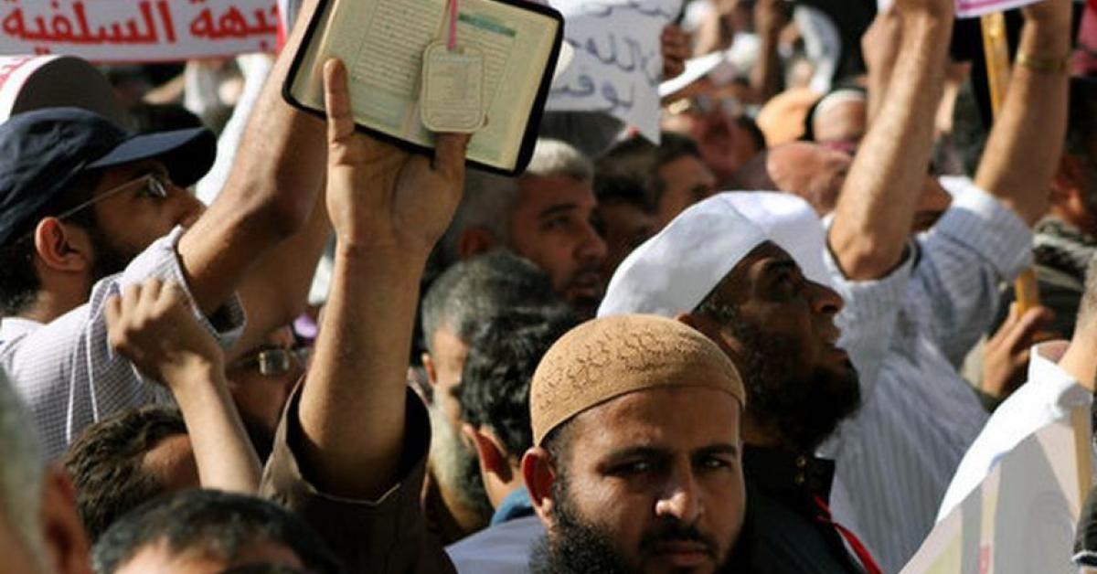 Massive Rally for Shariah Law Divides Egypt’s Islamists - AL-Monitor ...