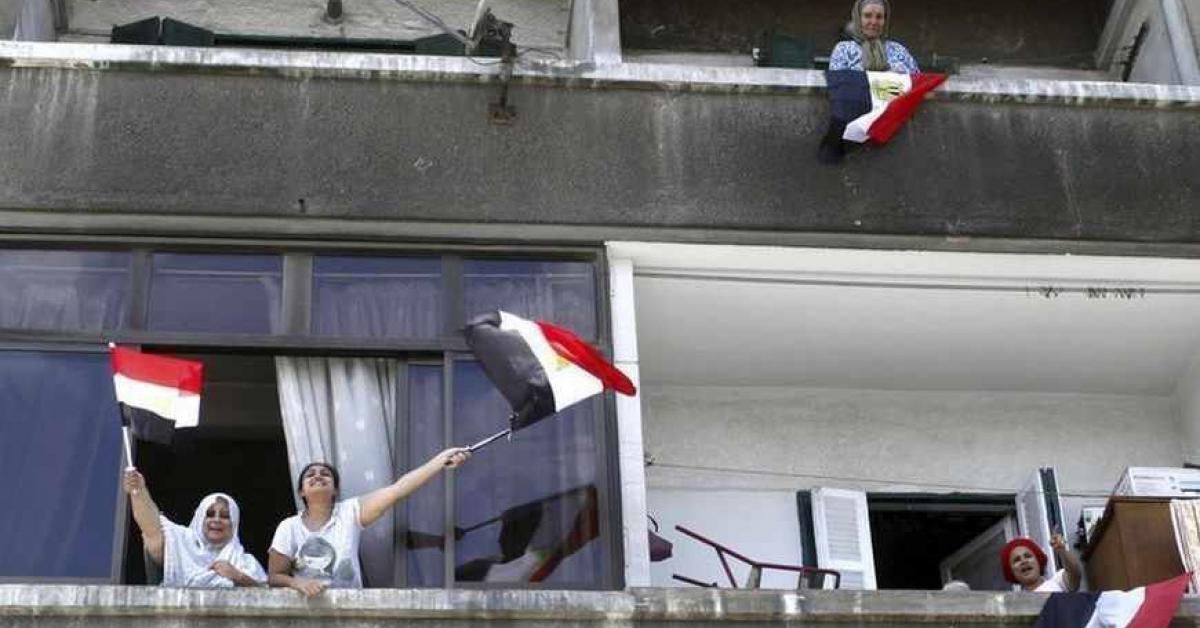 Egyptians Form Human Shields To Protect Female Protesters - AL-Monitor ...