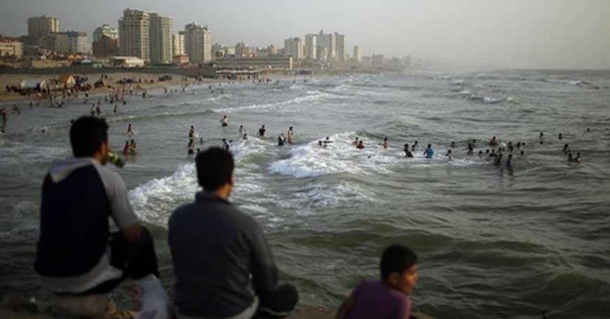 Gaza’s Polluted Beach Only Escape From Heat - AL-Monitor: The Middle ...