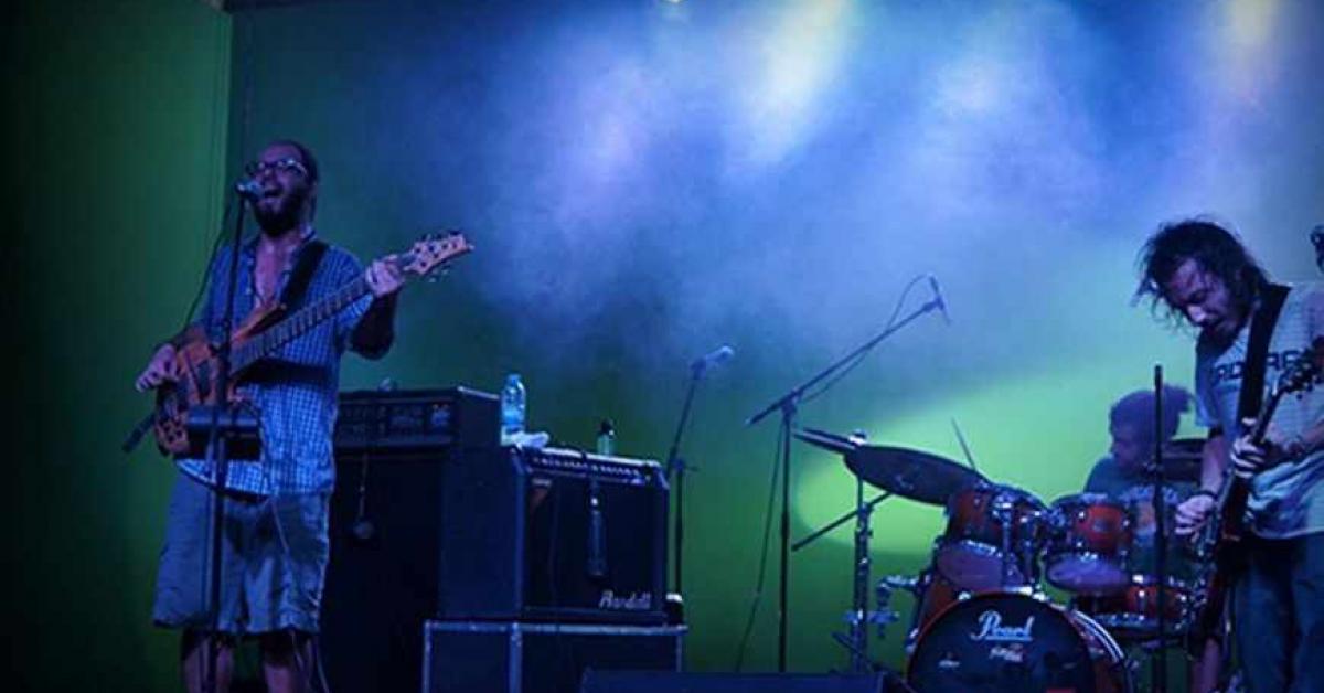 Syrian Heavy Metal Bands Rock On During War - AL-Monitor: The Middle ...